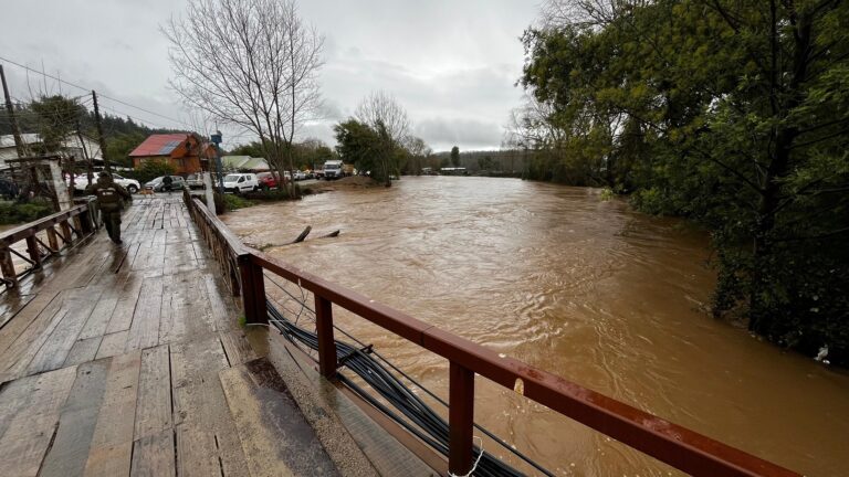 Aumento del cauce del Río Andalién: Evacuan a vecinos del sector