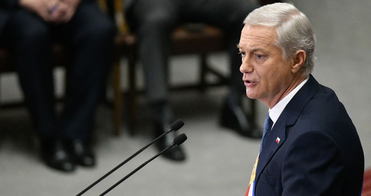 Aprobación de Kast sube 4 puntos y alcanza 44% mientras desaprobación ...