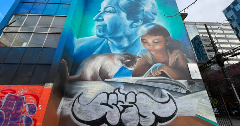 Vandalizan con grafiti mural que reconoce legado de Premio Nobel ...