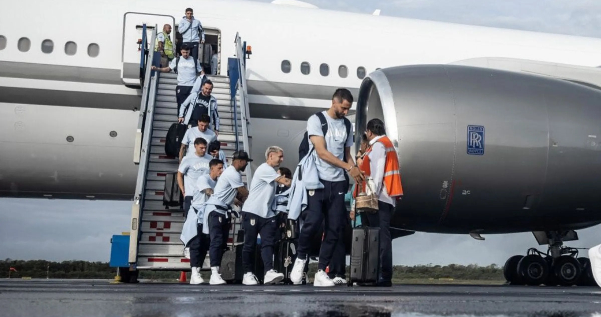 A un día de su debut: Uruguay sufrió retraso de vuelo en Mundial por ...